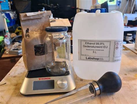 How To Easily Make Wood Shellac Yourself