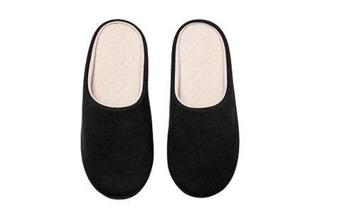 빈 부드러운 회색 홈 슬리퍼 디자인 모형 의 쌍 호텔 목욕 슬리퍼 상단 보기 흰색 배경에 고립 된 투명 한 따뜻한 국산 샌들 또는 스 니 커 즈 침대 신발 액세서리