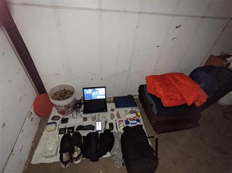 The Bucket Of Spent Brass Really Ties The Place Together R