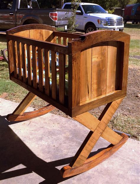 Diy Bassinet With Pallets And Old Barn Wood Diy Wooden Cradle Project