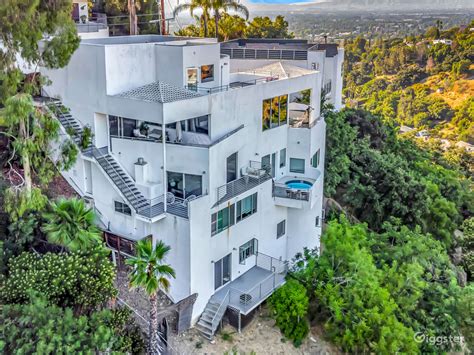 Hollywood Hills Mansions