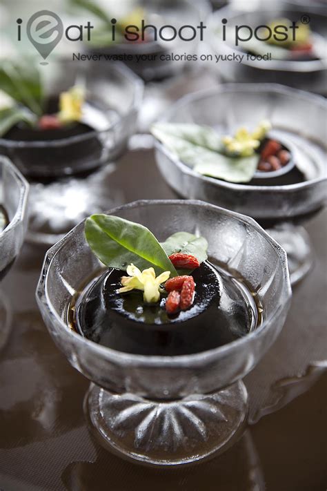 Guiling Gao Ieatishootipost