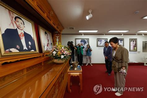 박정희 전 대통령 생가 찾은 박근혜 연합뉴스