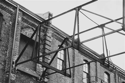 회색과 흰색 콘크리트 건물의 회색조 사진 사진 Unsplash의 무료 오 레 곤 이미지