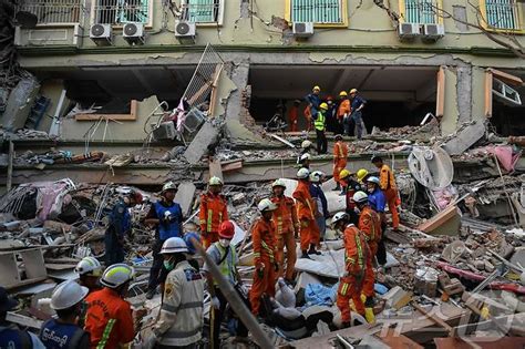 무너진 건물 아래 시신 즐비…미얀마 구호단체 최소 1만명 사망