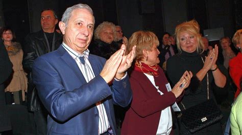 Герджиков отиде на първата премиера за годината в Народния театър снимки Новини бг