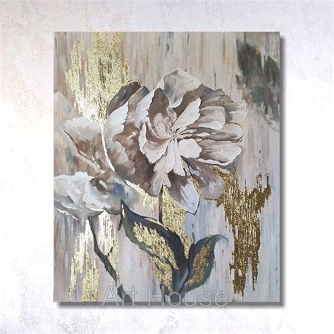 Картина с золотой поталью и пионами