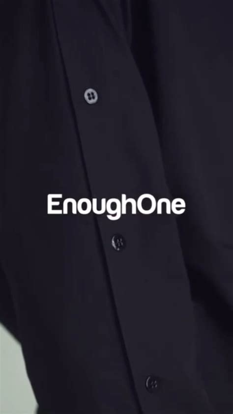 이너프원 Enoughone 블루컬러의 잔잔한 체크패턴이 클래식한 멋을 더하는 글렌체크 셔츠입니다 기본에 충실한 세미 오버핏으로 단독으로 걸쳐입거나 맨투맨이나 니트웨어와