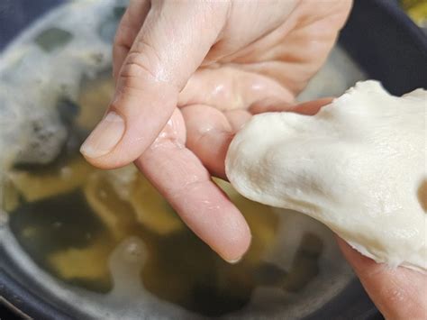수제비 손에 밀가루 안 묻히고 쉽게 수제비 반죽 만들기 감자 수제비 만드는 법 수제비 손에 밀가루 안 묻히고 쉽게 수제비 반죽 만들기 감자 수제비 만드는 법