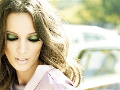 7 Simple Steps To A Slimmer Face Shy Magazine