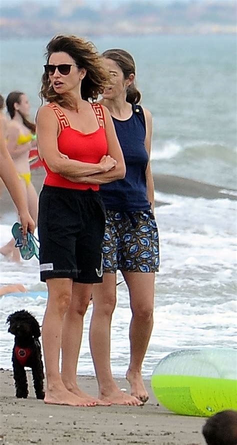 Penelope Cruz Enjoys A Day Out On The Beach On Holiday In Fregene 59 Photos Pinayflixx Mega