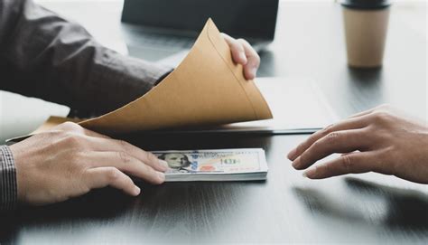 Боротьба з корупцією в Україні вода на млин російської пропаганди чи форсований перехід на