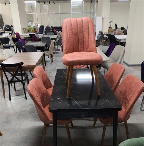 ჯგუფიათინათი მადაგასკარში ყოველი დღე მზიანი და ლაღია ამას ჩვენი ეს ლამაზი ცეკვა მოწმობს