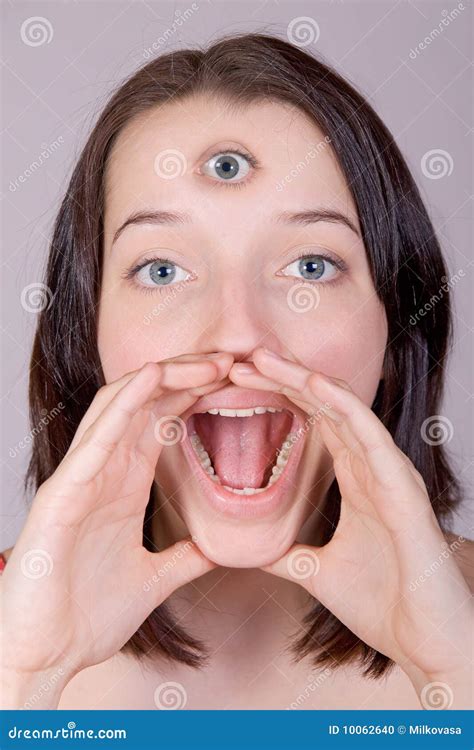 Menina Gritando Foto De Stock Imagem De Caucasiano Retrato 10062640
