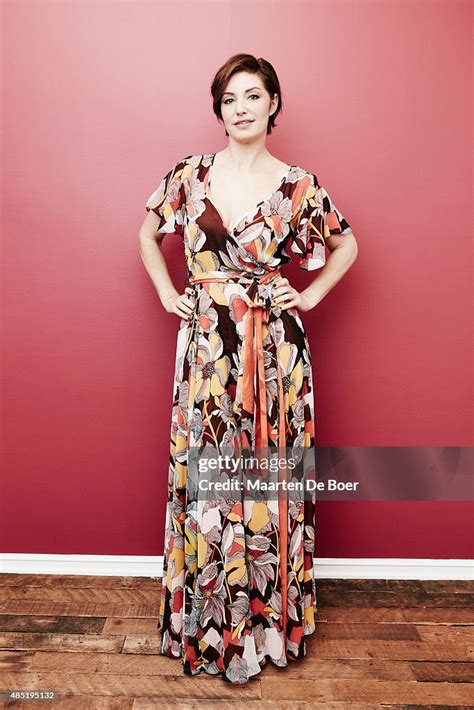 Actor Bianca Kajlich From Nbcs Undateable Poses In The Getty