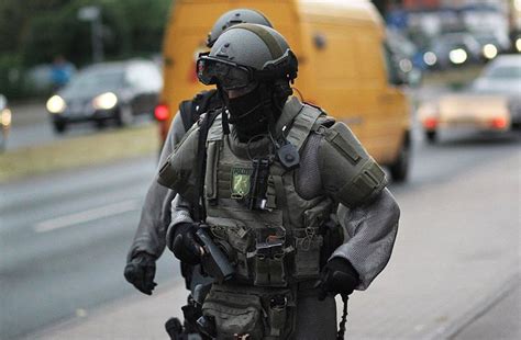 Are German Police Wearing Chainmail To Defend Against Refugee Attacks