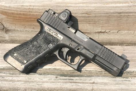 Review Shooting A Glock With Trijicon RMR Red Dot Sight Rifleshooter Com