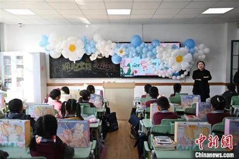 长春小学生返校 学校“花式”迎接凤凰网吉林凤凰网