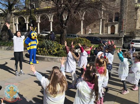 Негово Светейшество патриарх Неофит благослови деца които боядисаха яйца и ги дариха Flickr