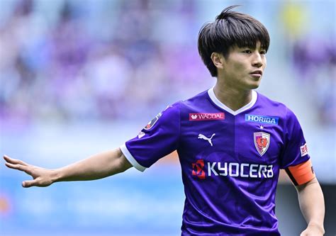 「勝手にサンガ純正だと思ってた」日本代表に初選出された21歳mf川崎颯太の「原点の姿」をj2甲府が公開で大反響！ 4枚の写真に「こういうの素敵