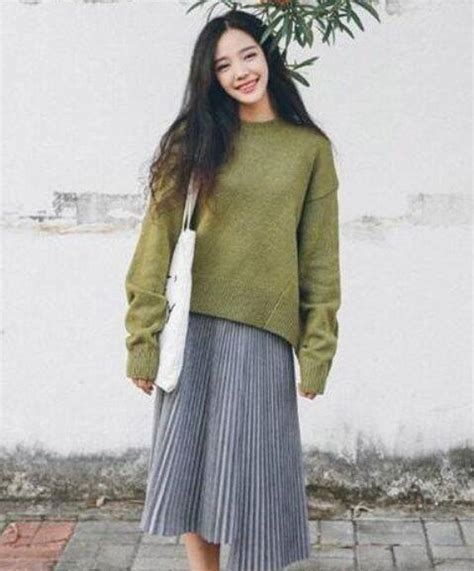 百褶裙子怎么搭配 业百科