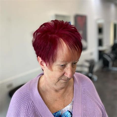 32 Flattering Pixie Hairstyles For Seniors Who Love Short Hair