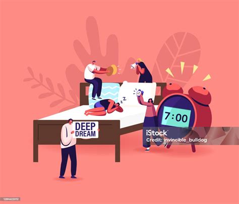 깊은 수면 단계 꿈 또는 낮잠 작은 남성과 여성 캐릭터 는 거대한 알람 시계와 침대에 자고 남자를 깨워 침대에 대한 스톡 벡터