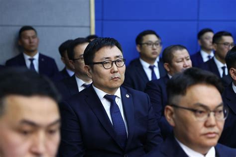 У Хүрэлсүх Авлигын гэмт хэрэг үйлдсэн этгээдэд тохирох ял шийтгэл оногдуулж байх нь шударга