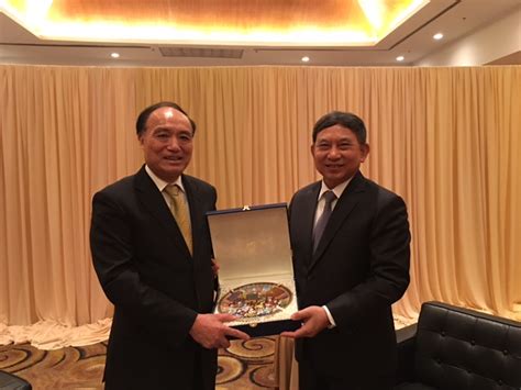 我校杰出校友国际电信联盟秘书长赵厚麟会见各国政要