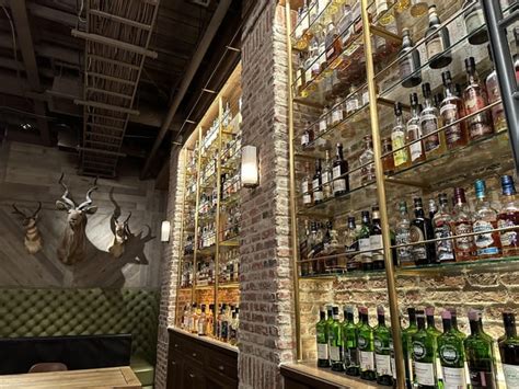 Tokyo Whisky Library 🥃 📚 1300 Bottles R Japanesewhisky