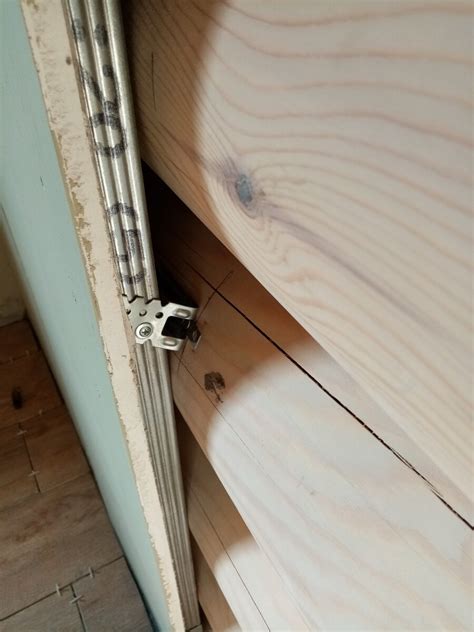 Как делать плитку на стены в деревянном срубе что бы при усадке ее не повредить Melvin Дзен