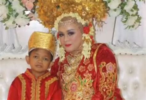 Kebelet Bocil Nekat Menikahi Tante Cantik Sejak Akad Nikah Sudah Gerogi Dan Gak Fokus Info