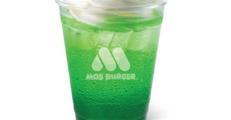 모스버거 메론소다와 소프트아이스크림의 만남 이색 비주얼 모스플로트 출시