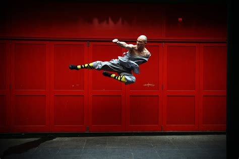A Shaolin Monk Practicing Kung Fu [1200x800] R Humanporn