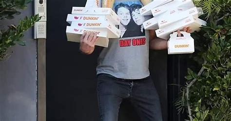 Balancing My Mental Health This Year Like Ben Affleck On A Donut Run