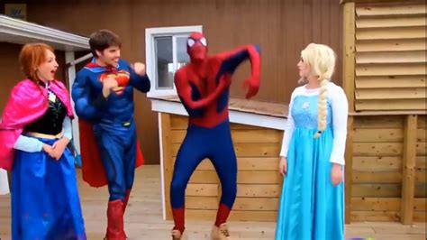 نمایش السا انا و ابرقهرمانان