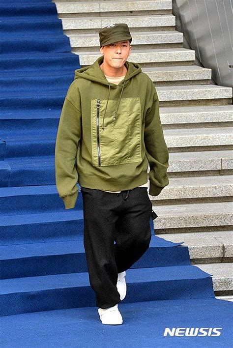 Lee Yong Woo Photo Gallery 이용우 Hancinema