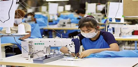 အထည်ချုပ်လုပ်ငန်းမှနေ၍ ပို့ကုန်ဝင်ငွေ Ayeyarwaddy Times