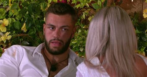 Love Islands Finn To Ask Paige To Be His Girlfriend In Romantic Speech