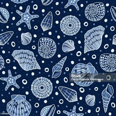 바다 바닥 이음새가 없는 무늬 여름 해변에서 손으로 그린 해변 벡터 인쇄 성게 불가사리 조개 산호와 해저 세계 만화 배경 직물 벽지를위한 해안 요소 디자인 강에 대한 스톡