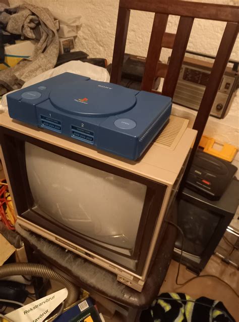 Decent Combo Of A Eu Debugging Station A Rare Eu Commodore 1702 Rpsx