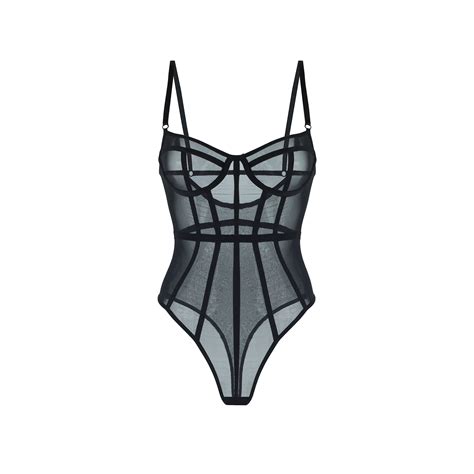 Фото на прозорому манекені Photostyle