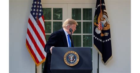 Тръмп подписа документ за обявяване на национално извънредно положение