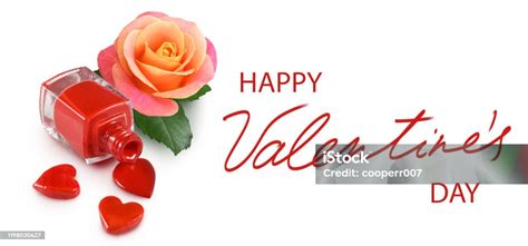 해피 발렌타인 데이와 매니큐어에서 나오는 양식에 일치시키는 마음 개념에 대한 스톡 사진 및 기타 이미지 개념 개념과 주제 디자인 Istock