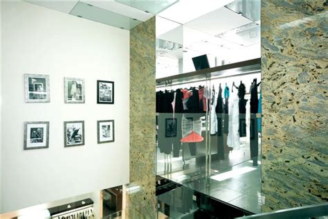 Магазин - бутік одягу та взуття з Італії - Podium Boutique