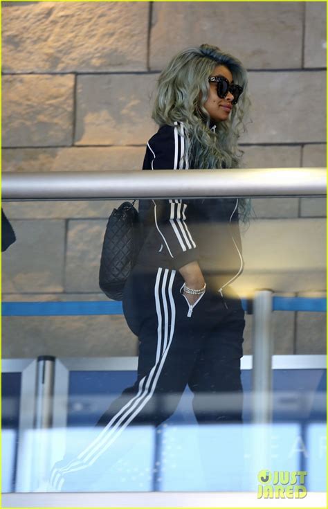 Photo Blac Chyna Rocks Blue Hair For Her Flight Out Of Town 11 Photo 3949756 Just Jared