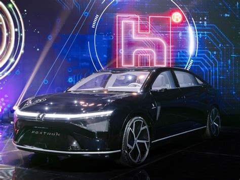 Iphone Manufacturer Unveils Foxtron Model C Model E And Model T Evs