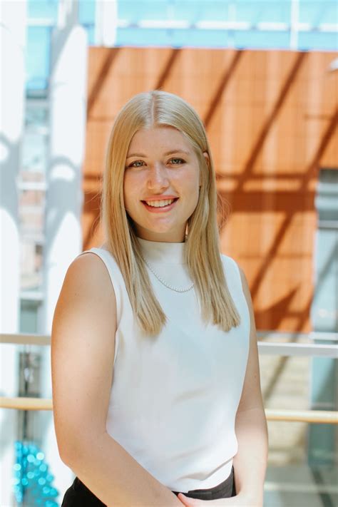 Lily Adams On Linkedin Anyone Who Needs Professional Headshots Done
