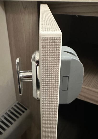 Swift Push Handle Catch 45mm 1442869 Granthams Accessory Shop