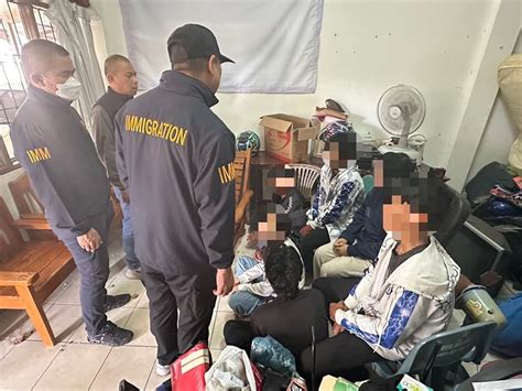 မောင်း မောင်း Added A New Photo